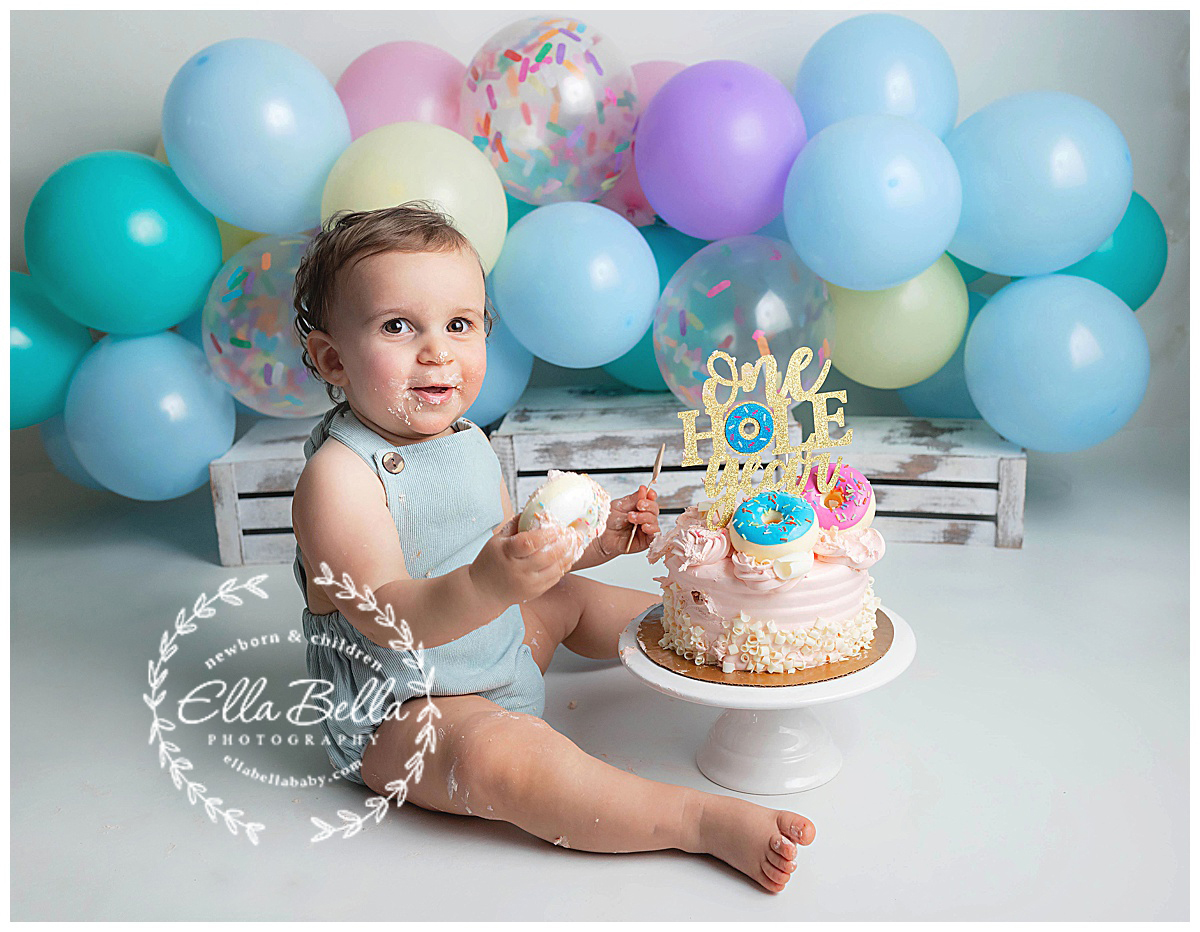 One HOLE Year ~ San Antonio One Year Cake Smash Photographer - Ella Bella Photography | Ella ...