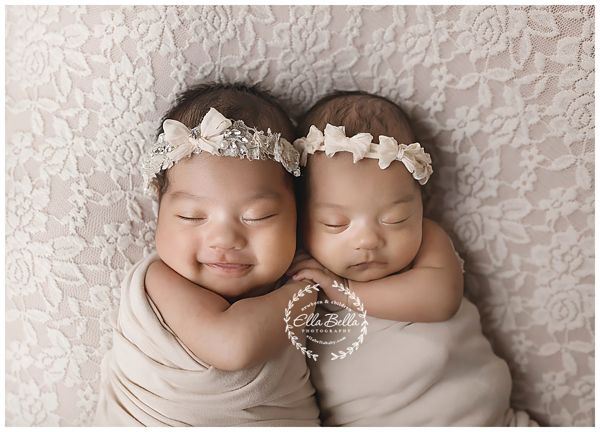 Twinkies ~ San Antonio Newborn Twins Photographer - Ella Bella Photography | Ella Bella ...